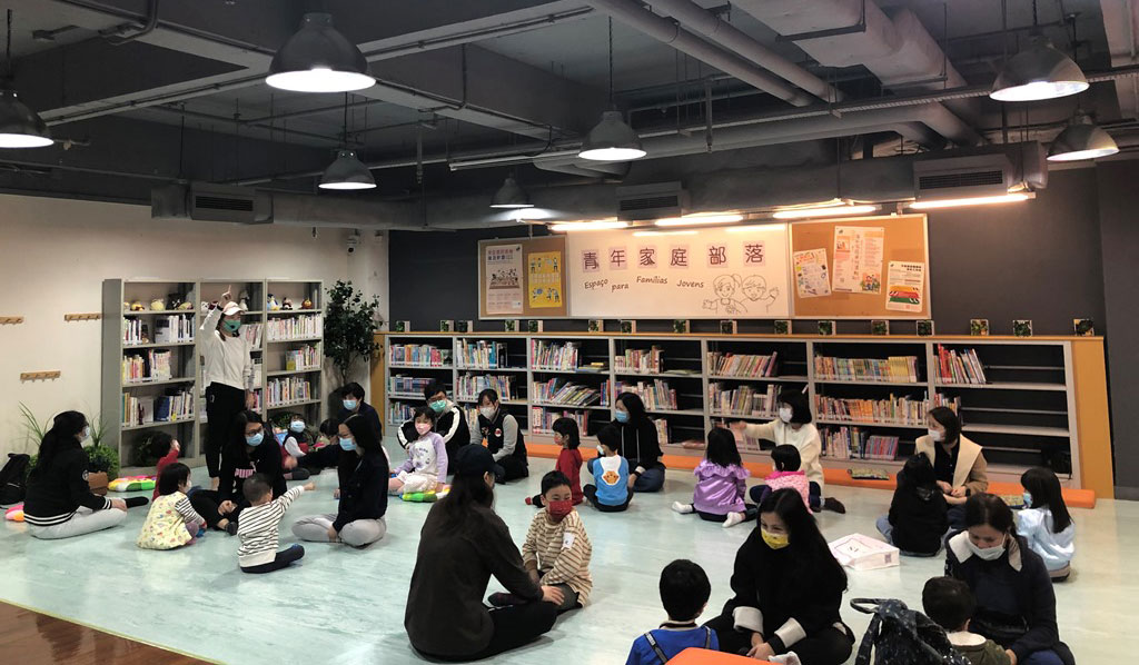 DSEDJ realiza regularmente workshops em várias línguas para pais e ...