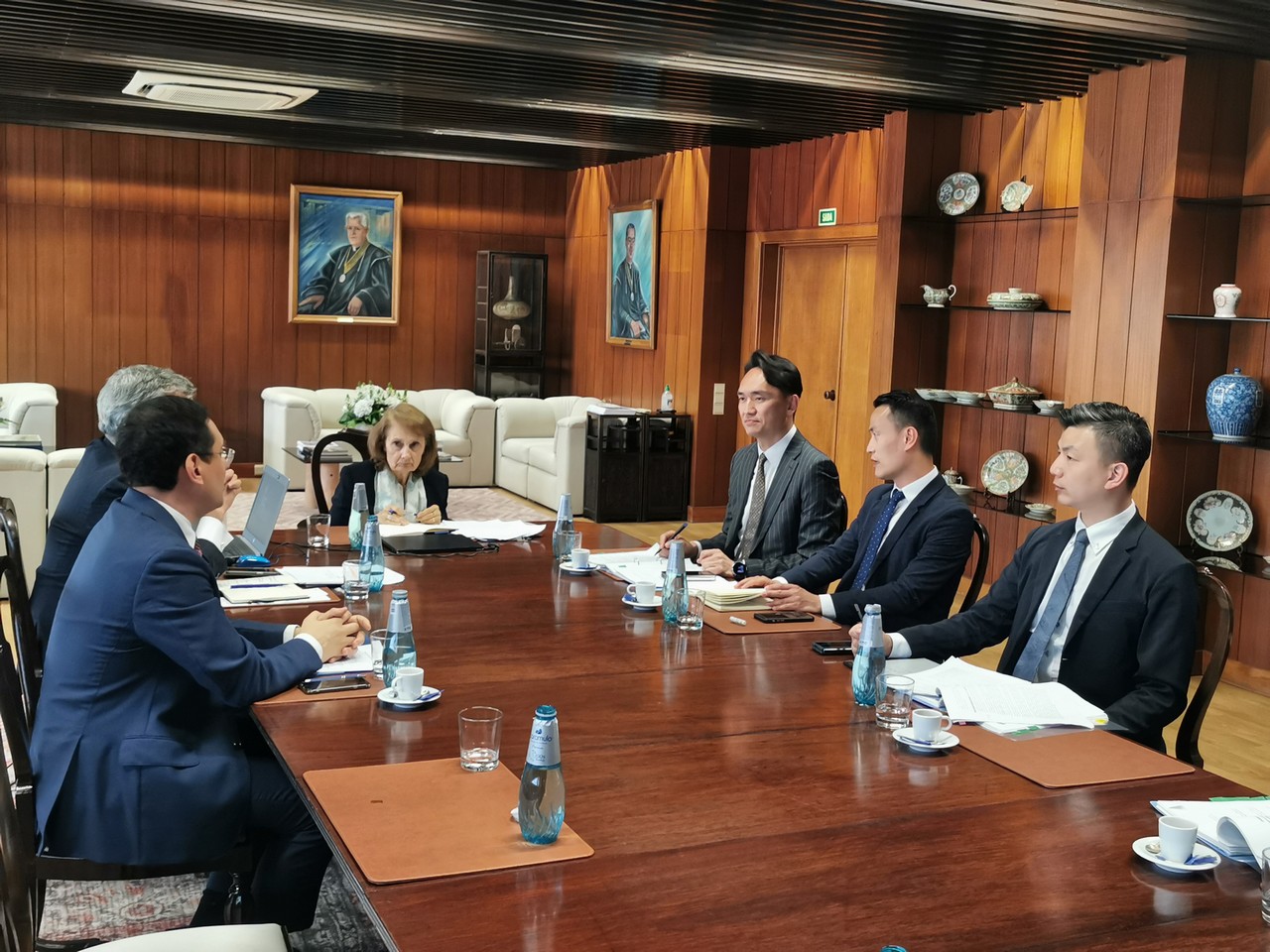 DSEDJ deslocou-se a Lisboa para promover a cooperação diversificada no ...